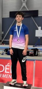 Le minime Paul VERDON bat à nouveau son record personnel à la perche à ...